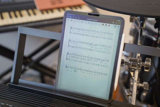 Music & an Ipad - Horsehair Music